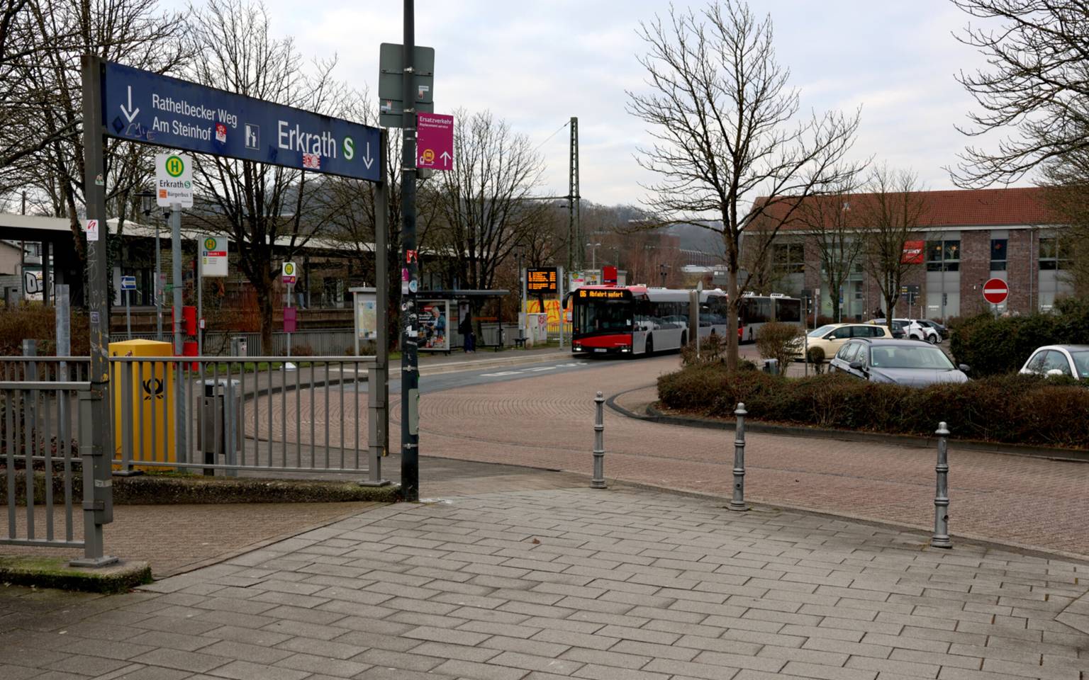 Asphaltierungsarbeiten in der Parkstraße in Alt-Erkrath
